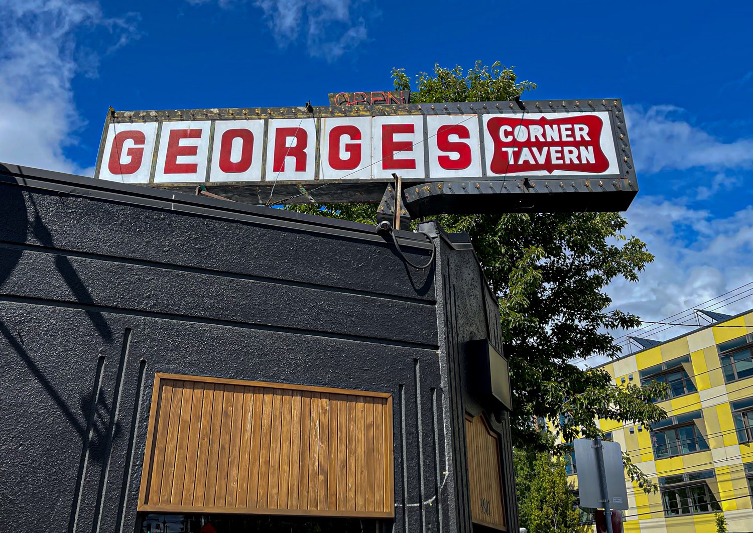 George’s Corner Tavern – Portland Dive Bars
